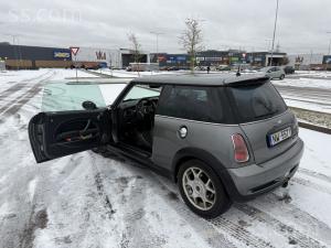 Grey MINI cooper-s 2003 in Riga, with an engine capacity of 1.60 L and mileage of 326 thousand km for 2490 €, photo 9 on AUTOMOTO.COM.LV