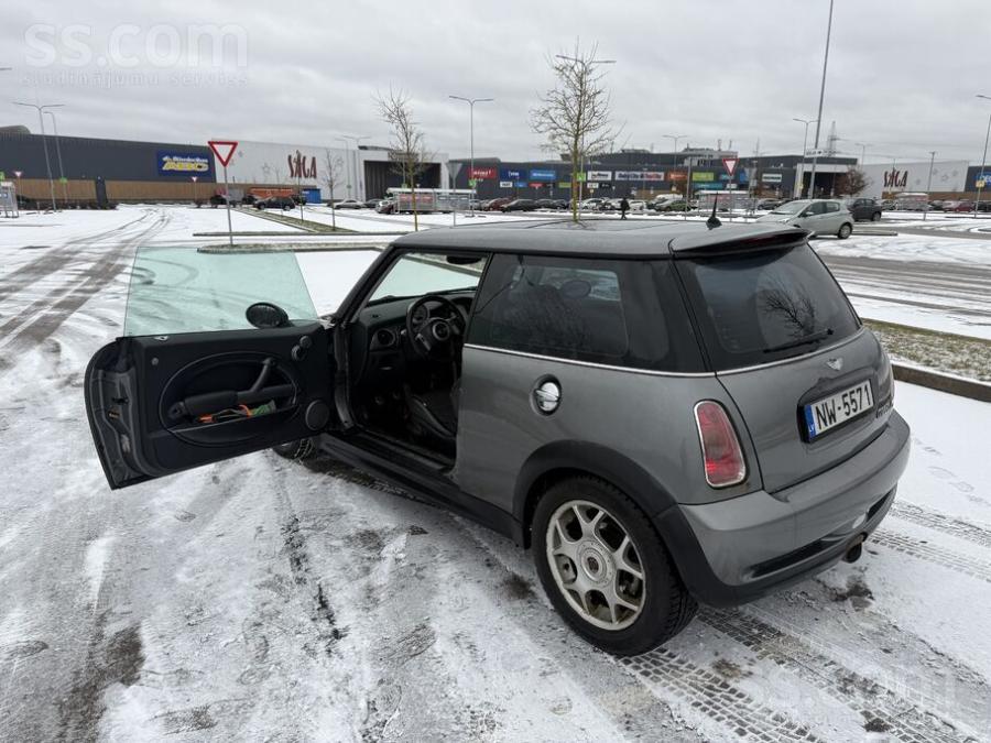 Grey MINI cooper-s 2003 in Riga, with an engine capacity of 1.60 L and mileage of 326 thousand km for 2490 €, photo 9 on AUTOMOTO.COM.LV