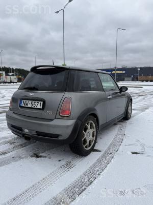 Grey MINI cooper-s 2003 in Riga, with an engine capacity of 1.60 L and mileage of 326 thousand km for 2490 €, photo 11 on AUTOMOTO.COM.LV