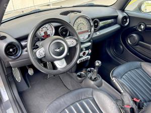 Grey MINI cooper-s 2007 in Riga, with an engine capacity of 1.60 L and mileage of 262 thousand km for 3390 €, photo 8 on AUTOMOTO.COM.LV