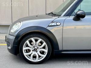 Grey MINI cooper-s 2007 in Riga, with an engine capacity of 1.60 L and mileage of 262 thousand km for 3390 €, photo 15 on AUTOMOTO.COM.LV