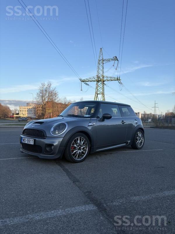 Grey MINI cooper-s 2008 in Riga, with an engine capacity of 1.60 L and mileage of 168 thousand km for 4500 €, photo 3 on AUTOMOTO.COM.LV
