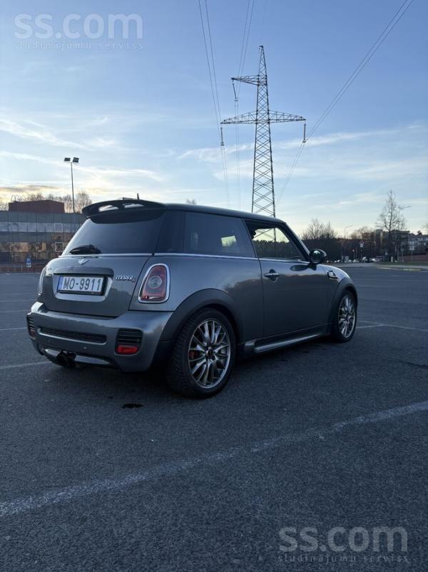 Grey MINI cooper-s 2008 in Riga, with an engine capacity of 1.60 L and mileage of 168 thousand km for 4500 €, photo 5 on AUTOMOTO.COM.LV