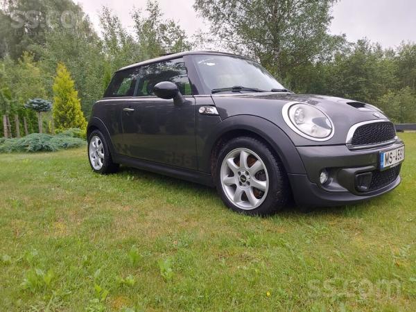 Grey MINI cooper-s 2011 in Ogre, with an engine capacity of 1.60 L and mileage of 335 thousand km for 4750 €, photo 3 on AUTOMOTO.COM.LV
