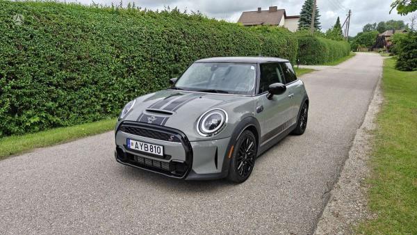 Grey MINI cooper-s 2023 in Vilnius, with an engine capacity of 2.00 L and mileage of 55 thousand km for 25500 €, photo 1 on AUTOMOTO.COM.LV