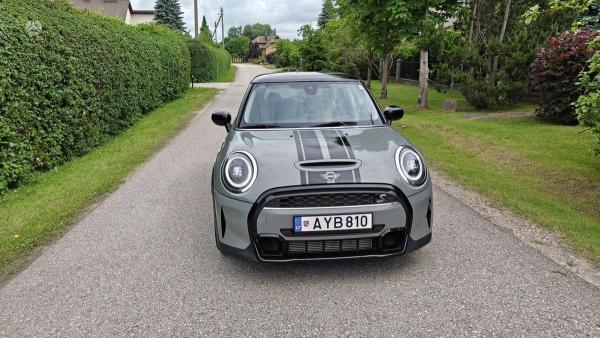 Grey MINI cooper-s 2023 in Vilnius, with an engine capacity of 2.00 L and mileage of 55 thousand km for 25500 €, photo 3 on AUTOMOTO.COM.LV