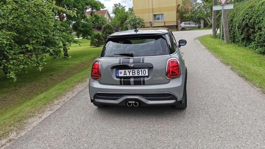 Grey MINI cooper-s 2023 in Vilnius, with an engine capacity of 2.00 L and mileage of 55 thousand km for 25500 €, photo 9 on AUTOMOTO.COM.LV