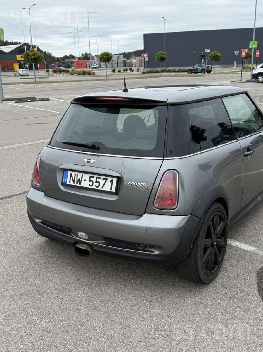 Grey MINI cooper-s 2003 in Riga, with an engine capacity of 1.60 L and mileage of 330 thousand km for 2390 €, photo 4 on AUTOMOTO.COM.LV