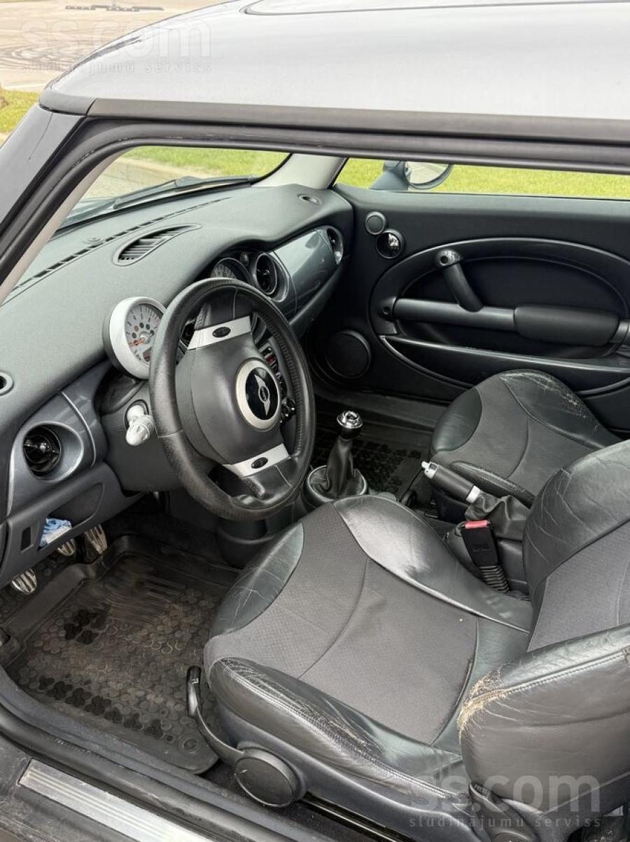Grey MINI cooper-s 2003 in Riga, with an engine capacity of 1.60 L and mileage of 330 thousand km for 2390 €, photo 6 on AUTOMOTO.COM.LV
