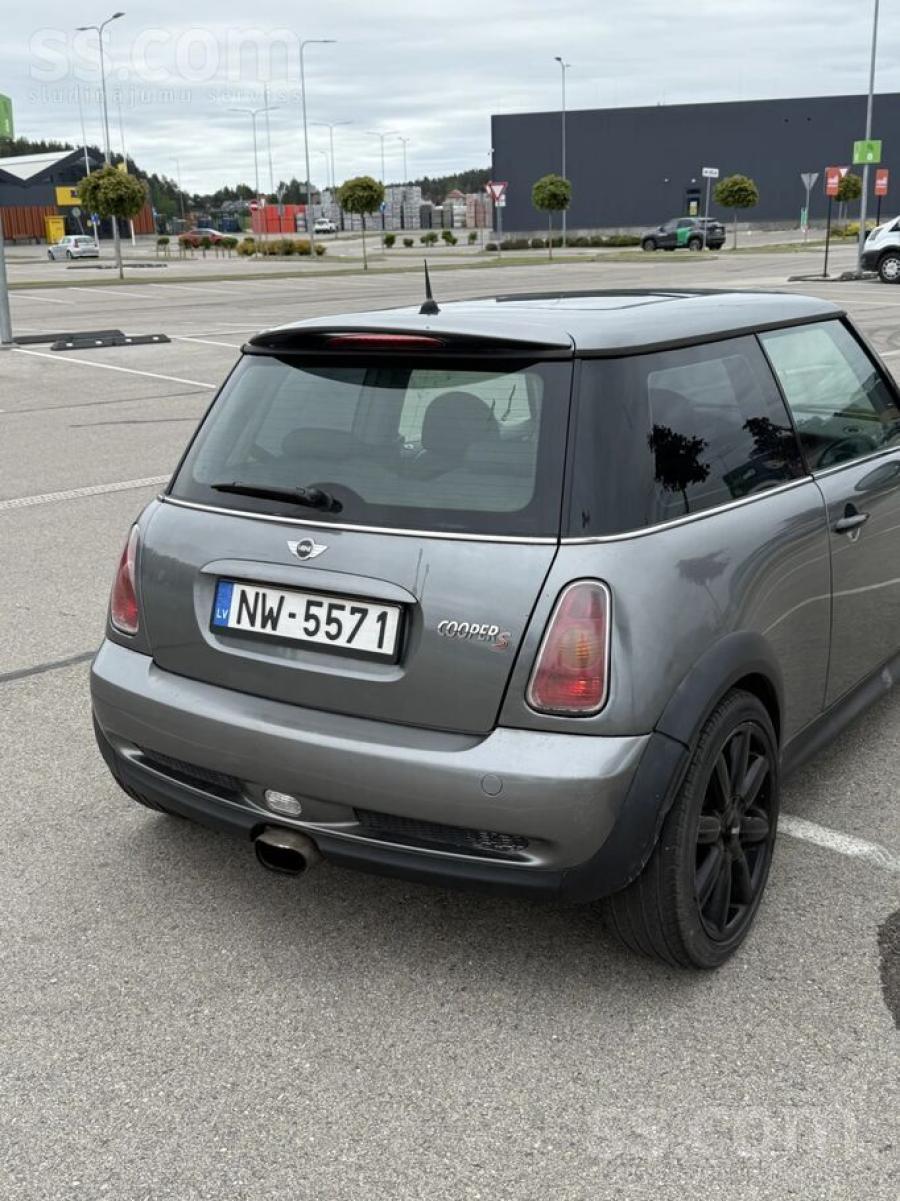 Pelēks MINI cooper-s 2003 Rīga, ar dzinēja tilpumu 1.60 L un nobraukumu 331 tūkst. km par 2150 €, foto 3 vietnē AUTOMOTO.COM.LV