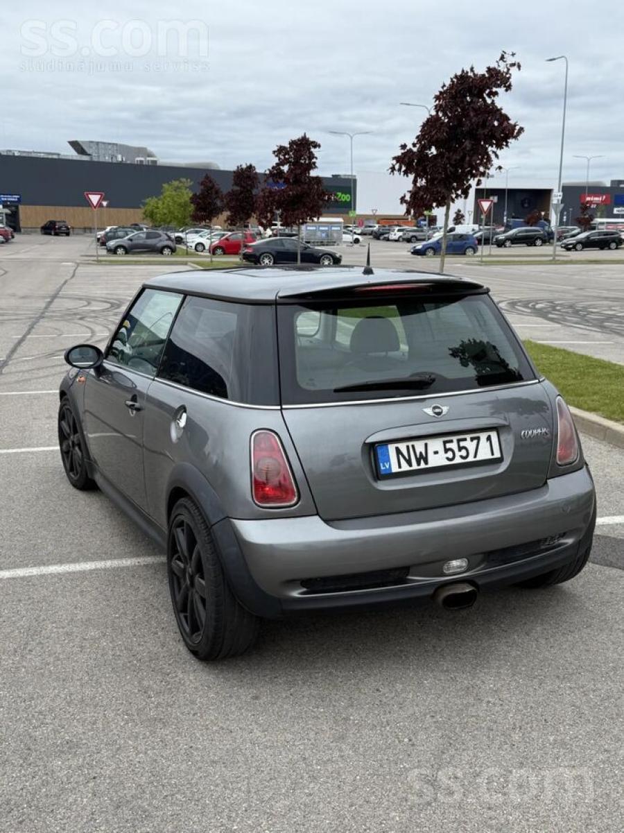 Pelēks MINI cooper-s 2003 Rīga, ar dzinēja tilpumu 1.60 L un nobraukumu 331 tūkst. km par 2150 €, foto 4 vietnē AUTOMOTO.COM.LV