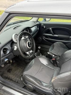 Pelēks MINI cooper-s 2003 Rīga, ar dzinēja tilpumu 1.60 L un nobraukumu 331 tūkst. km par 2150 €, foto 6 vietnē AUTOMOTO.COM.LV