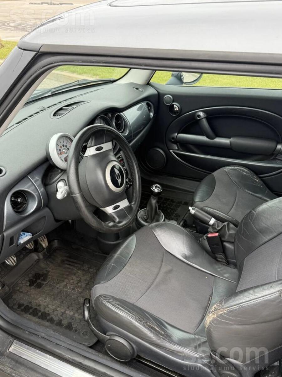 Pelēks MINI cooper-s 2003 Rīga, ar dzinēja tilpumu 1.60 L un nobraukumu 331 tūkst. km par 2150 €, foto 6 vietnē AUTOMOTO.COM.LV