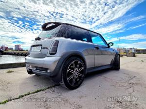 Pelēks MINI cooper-s 2003 Tallina, ar dzinēja tilpumu 1.60 L un nobraukumu 201 tūkst. km par 6500 €, foto 8 vietnē AUTOMOTO.COM.LV