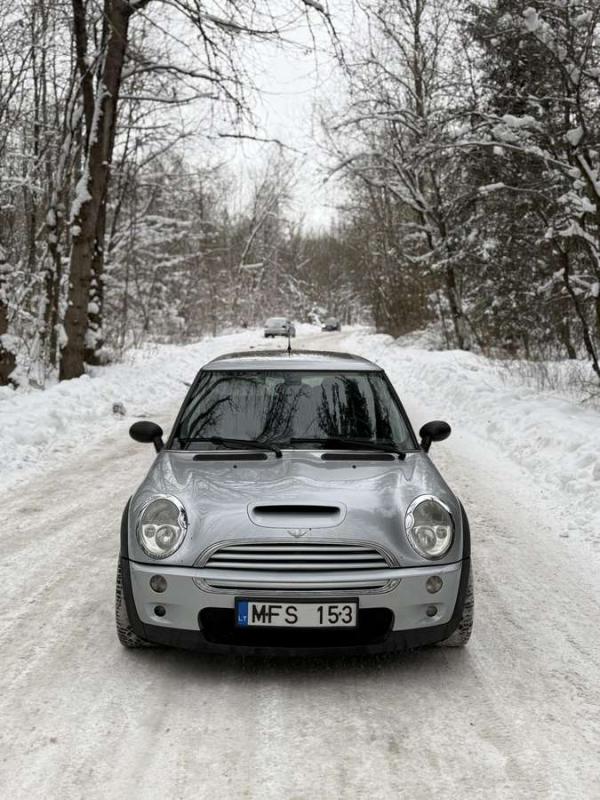 Pelēks MINI cooper-s 2004 Viļņa, ar dzinēja tilpumu 1.60 L un nobraukumu 267 tūkst. km par 2550 €, foto 3 vietnē AUTOMOTO.COM.LV