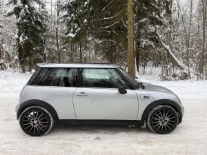 Pelēks MINI cooper-s 2004 Viļņa, ar dzinēja tilpumu 1.60 L un nobraukumu 267 tūkst. km par 2550 €, foto 5 vietnē AUTOMOTO.COM.LV