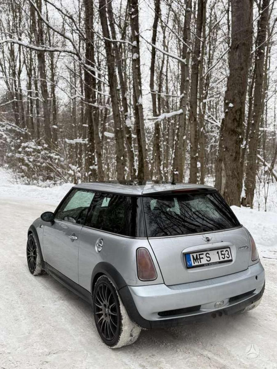 Pelēks MINI cooper-s 2004 Viļņa, ar dzinēja tilpumu 1.60 L un nobraukumu 267 tūkst. km par 2550 €, foto 7 vietnē AUTOMOTO.COM.LV