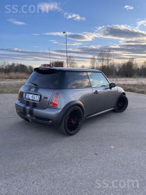Grey MINI cooper-s 2004 in Riga, with an engine capacity of 1.60 L and mileage of 141 thousand km for 2700 €, photo 12 on AUTOMOTO.COM.LV
