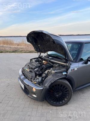 Grey MINI cooper-s 2004 in Riga, with an engine capacity of 1.60 L and mileage of 141 thousand km for 2700 €, photo 20 on AUTOMOTO.COM.LV