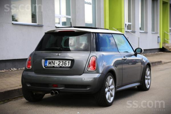 Grey MINI cooper-s 2004 in Riga, with an engine capacity of 1.60 L and mileage of 225 thousand km for 2795 €, photo 6 on AUTOMOTO.COM.LV