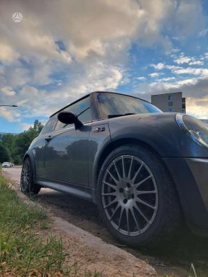 Grey MINI cooper-s 2004 in Vilnius, with an engine capacity of 1.60 L and mileage of 320 thousand km for 2990 €, photo  on AUTOMOTO.COM.LV