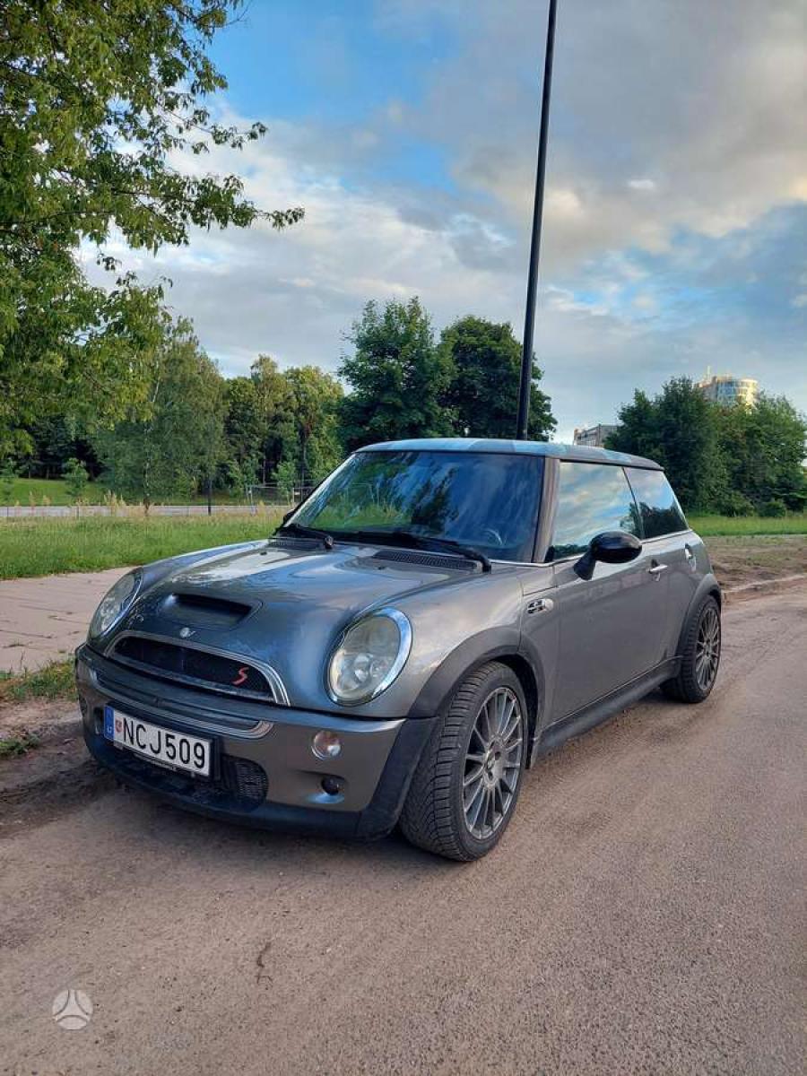 Grey MINI cooper-s 2004 in Vilnius, with an engine capacity of 1.60 L and mileage of 320 thousand km for 2990 €, photo 5 on AUTOMOTO.COM.LV