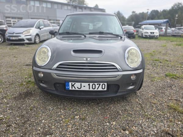 Grey MINI cooper-s 2005 in Riga, with an engine capacity of 1.60 L and mileage of 0 thousand km for 2300 €, photo 3 on AUTOMOTO.COM.LV