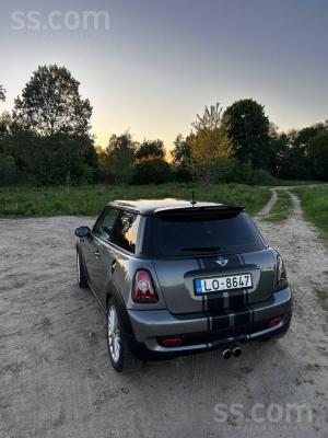 Grey MINI cooper-s 2007 in Riga, with an engine capacity of 1.60 L and mileage of 221 thousand km for 5600 €, photo 6 on AUTOMOTO.COM.LV