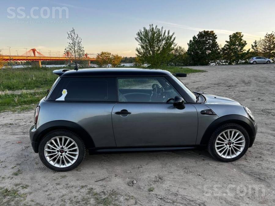 Grey MINI cooper-s 2007 in Riga, with an engine capacity of 1.60 L and mileage of 221 thousand km for 5600 €, photo 10 on AUTOMOTO.COM.LV