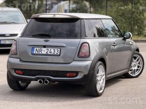 Grey MINI cooper-s 2007 in Ogre, with an engine capacity of 1.60 L and mileage of 234 thousand km for 5800 €, photo 13 on AUTOMOTO.COM.LV