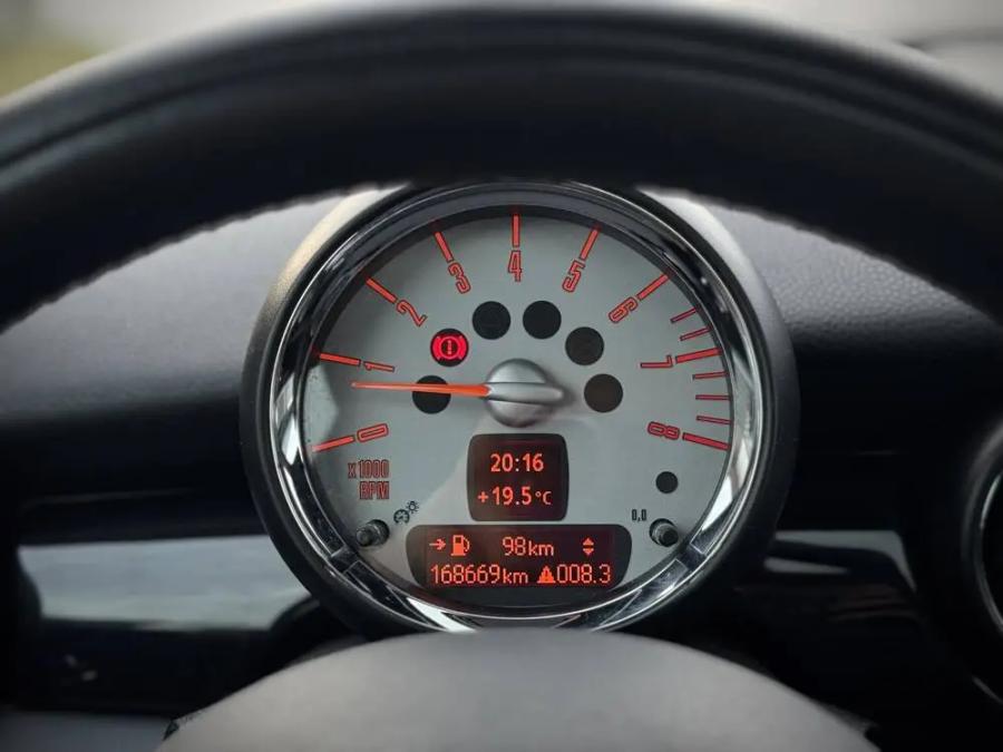 Pelēks MINI cooper-s 2008 Jelgava, ar dzinēja tilpumu 1.60 L un nobraukumu 169 tūkst. km par 5950 €, foto 20 vietnē AUTOMOTO.COM.LV