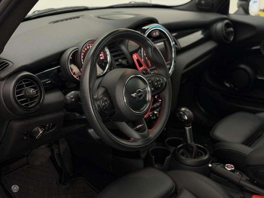 Grey MINI cooper-s 2019 in Vilnius, with an engine capacity of 2.00 L and mileage of 36 thousand km for 16950 €, photo 9 on AUTOMOTO.COM.LV