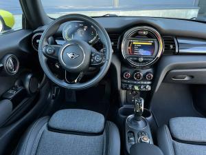 Grey MINI cooper-s 2020 in Riga, with an engine capacity of 0.00 L and mileage of 44 thousand km for 18500 €, photo 6 on AUTOMOTO.COM.LV