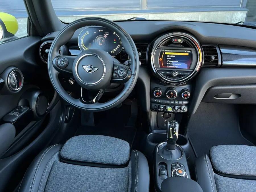 Grey MINI cooper-s 2020 in Riga, with an engine capacity of 0.00 L and mileage of 44 thousand km for 18500 €, photo 6 on AUTOMOTO.COM.LV