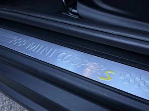 Grey MINI cooper-s 2020 in Riga, with an engine capacity of 0.00 L and mileage of 44 thousand km for 18500 €, photo 22 on AUTOMOTO.COM.LV