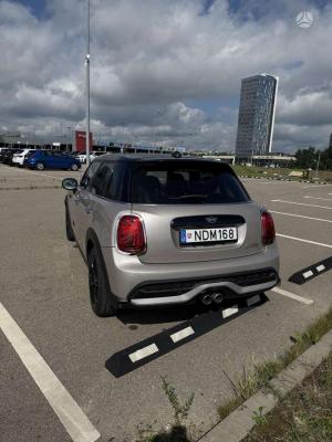Grey MINI cooper-s 2022 in Vilnius, with an engine capacity of 2.00 L and mileage of 79 thousand km for 22000 €, photo 9 on AUTOMOTO.COM.LV