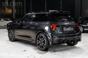 Grey MINI cooper-s 2024 in Riga, with an engine capacity of 2.00 L and mileage of 4 thousand km for 35696 €, photo 7 on AUTOMOTO.COM.LV