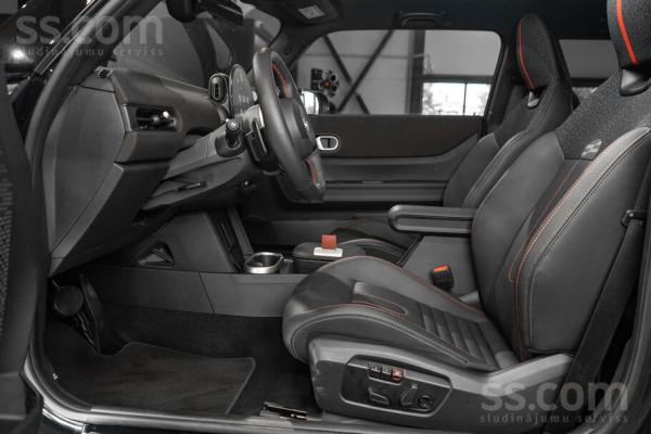 Grey MINI cooper-s 2024 in Riga, with an engine capacity of 2.00 L and mileage of 4 thousand km for 35696 €, photo 7 on AUTOMOTO.COM.LV