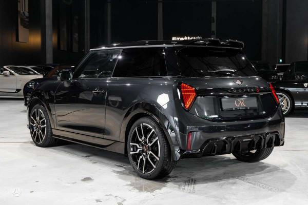 Pelēks MINI cooper-s 2024 Rīga, ar dzinēja tilpumu 2.00 L un nobraukumu 4 tūkst. km par 35696 €, foto 6 vietnē AUTOMOTO.COM.LV