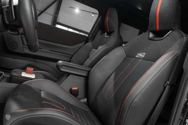 Pelēks MINI cooper-s 2024 Rīga, ar dzinēja tilpumu 2.00 L un nobraukumu 4 tūkst. km par 35696 €, foto 8 vietnē AUTOMOTO.COM.LV