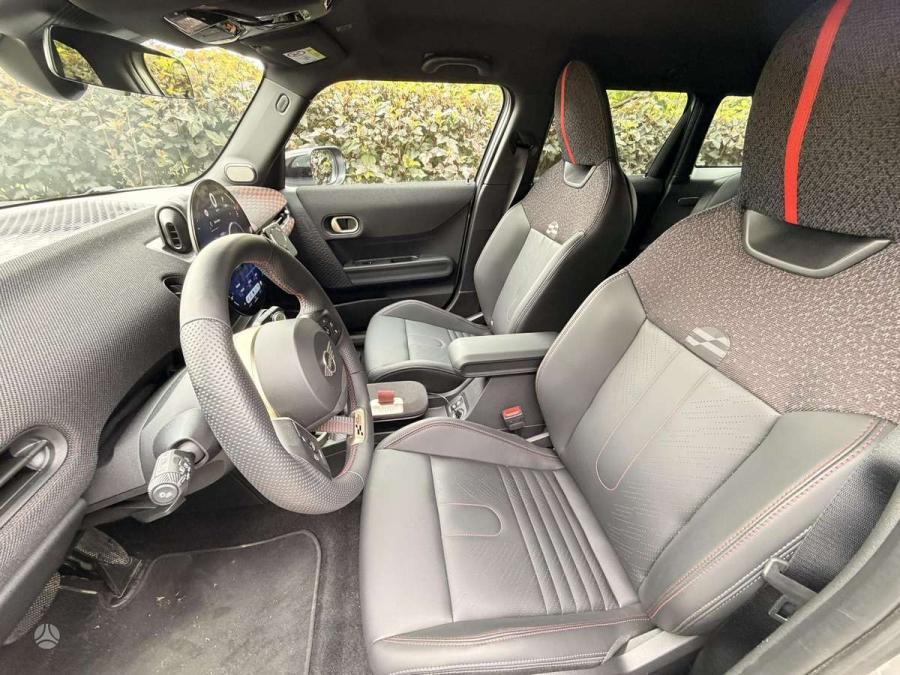 Grey MINI cooper-s 2025 in Vilnius, with an engine capacity of 2.00 L and mileage of 10 thousand km for 33600 €, photo 7 on AUTOMOTO.COM.LV