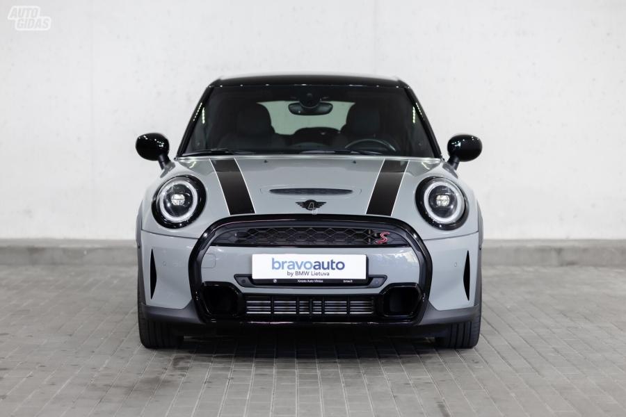 Grey MINI cooper-s 2022 in Vilnius, with an engine capacity of 2.00 L and mileage of 25 thousand km for 27944 €, photo 2 on AUTOMOTO.COM.LV