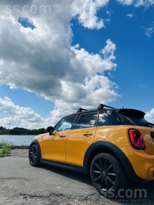 Orange MINI cooper-s 2015 in Riga, with an engine capacity of 2.00 L and mileage of 164 thousand km for 11900 €, photo  on AUTOMOTO.COM.LV