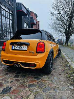 Orange MINI cooper-s 2015 in Riga, with an engine capacity of 2.00 L and mileage of 164 thousand km for 11900 €, photo 4 on AUTOMOTO.COM.LV