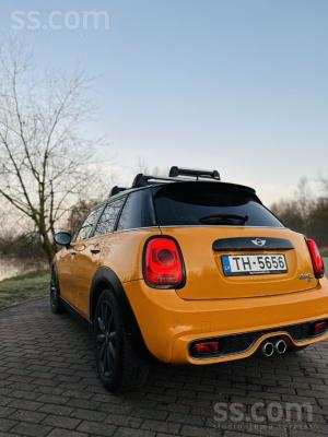Orange MINI cooper-s 2015 in Riga, with an engine capacity of 2.00 L and mileage of 164 thousand km for 11900 €, photo 5 on AUTOMOTO.COM.LV