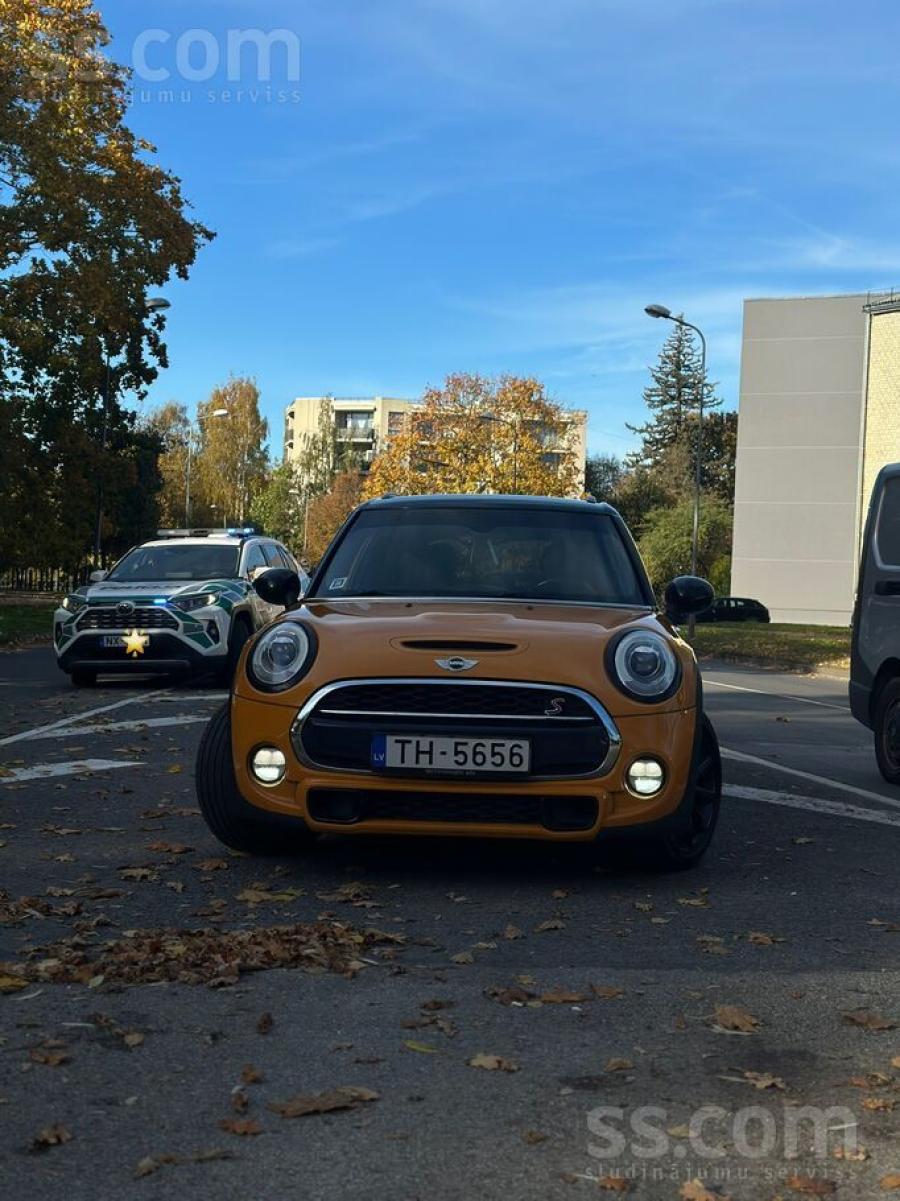 Orange MINI cooper-s 2015 in Riga, with an engine capacity of 2.00 L and mileage of 164 thousand km for 11900 €, photo 14 on AUTOMOTO.COM.LV
