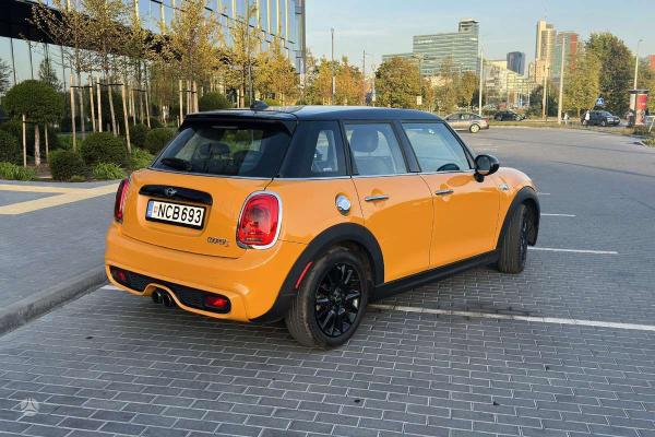 Orange MINI cooper-s 2015 in Vilnius, with an engine capacity of 2.00 L and mileage of 199 thousand km for 8200 €, photo 5 on AUTOMOTO.COM.LV