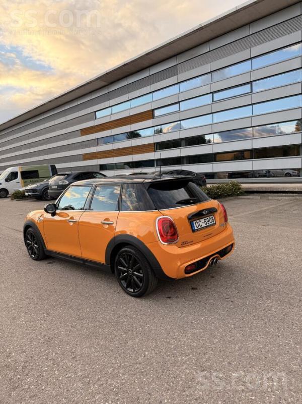 Orange MINI cooper-s 2015 in Riga, with an engine capacity of 2.00 L and mileage of 228 thousand km for 11550 €, photo 3 on AUTOMOTO.COM.LV