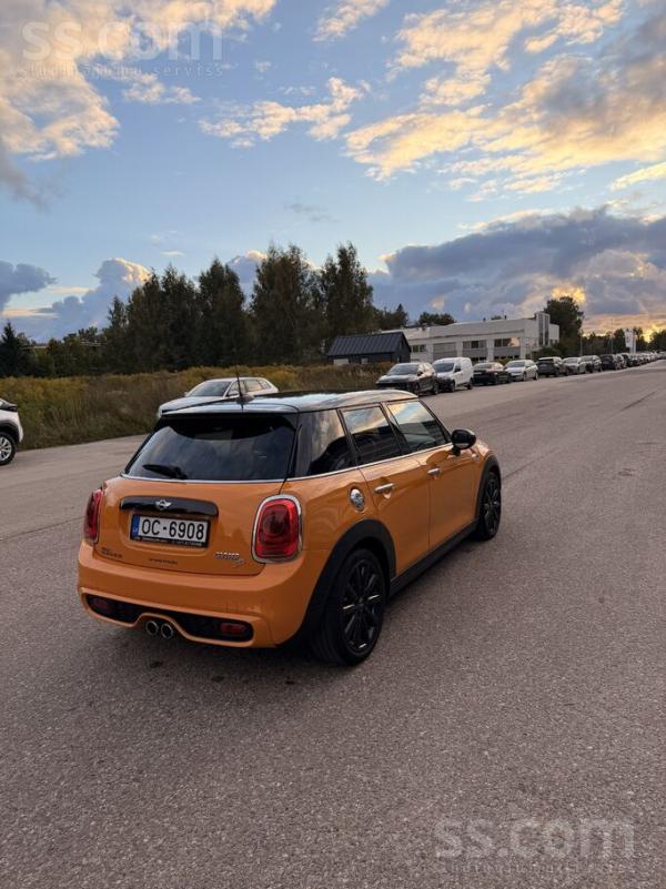 Orange MINI cooper-s 2015 in Riga, with an engine capacity of 2.00 L and mileage of 228 thousand km for 11550 €, photo 4 on AUTOMOTO.COM.LV