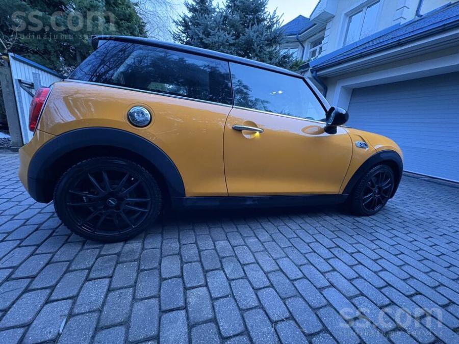 Orange MINI cooper-s 2015 in Riga, with an engine capacity of 2.00 L and mileage of 80 thousand km for 9800 €, photo 7 on AUTOMOTO.COM.LV